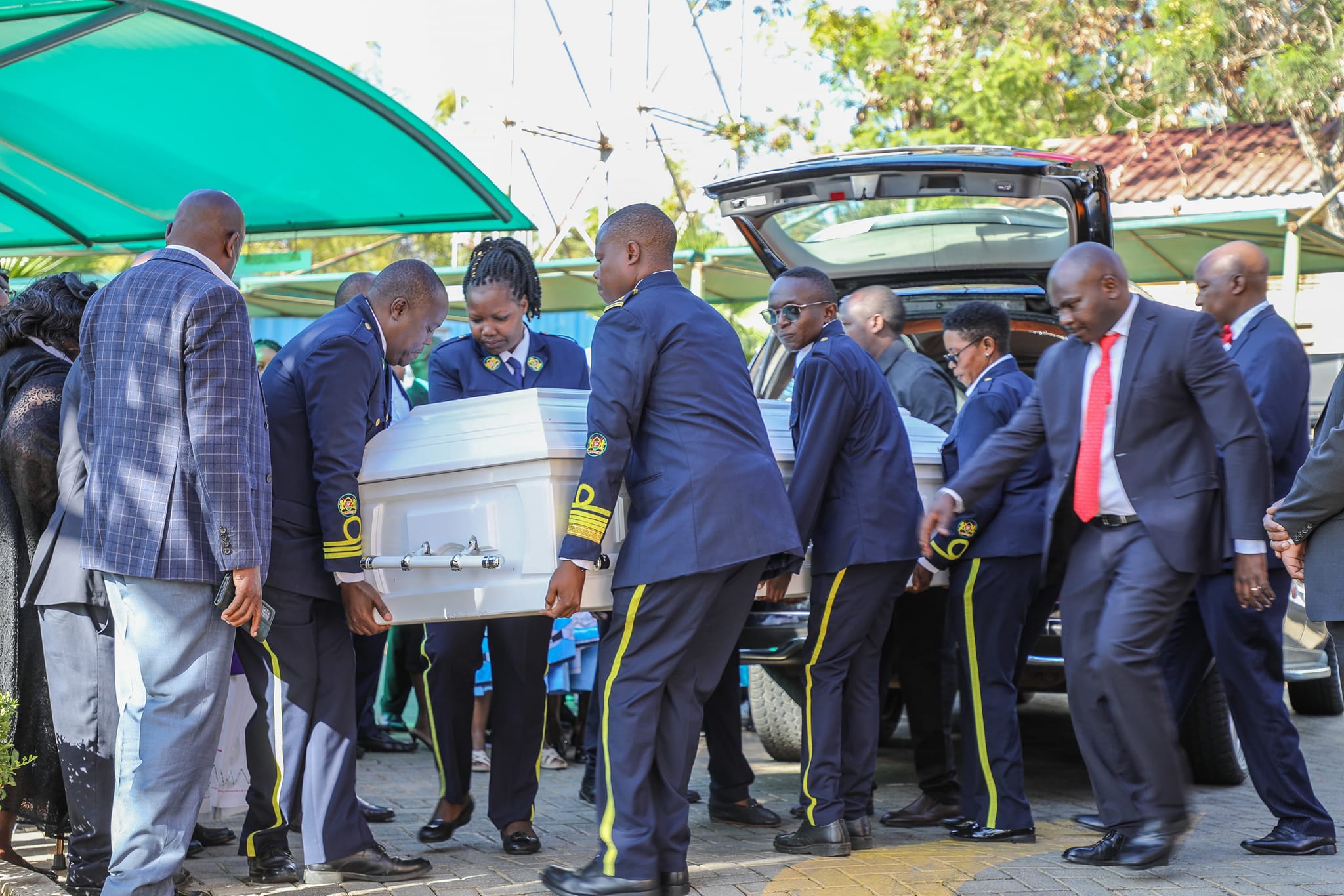 GOVERNOR MUTULA KILONZO JR JOINS MEMBERS OF THE MAKUENI COUNTY ASSEMBLY ...